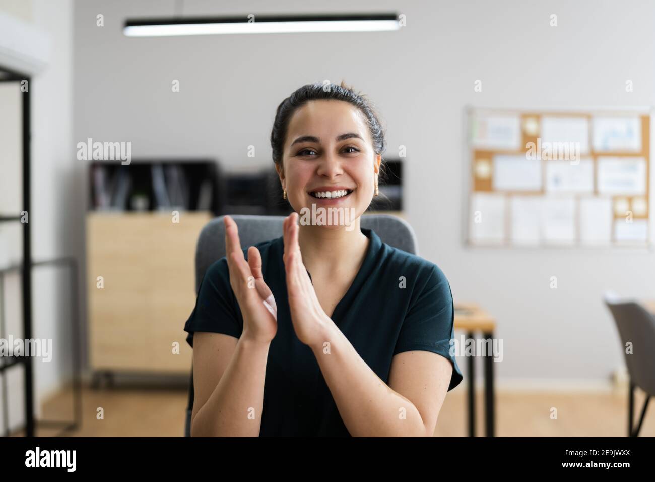 Applause business woman in hi-res stock photography and images - Alamy