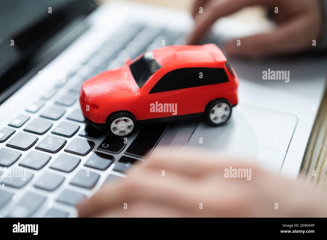 Woman sell online hi-res stock photography and images - Alamy