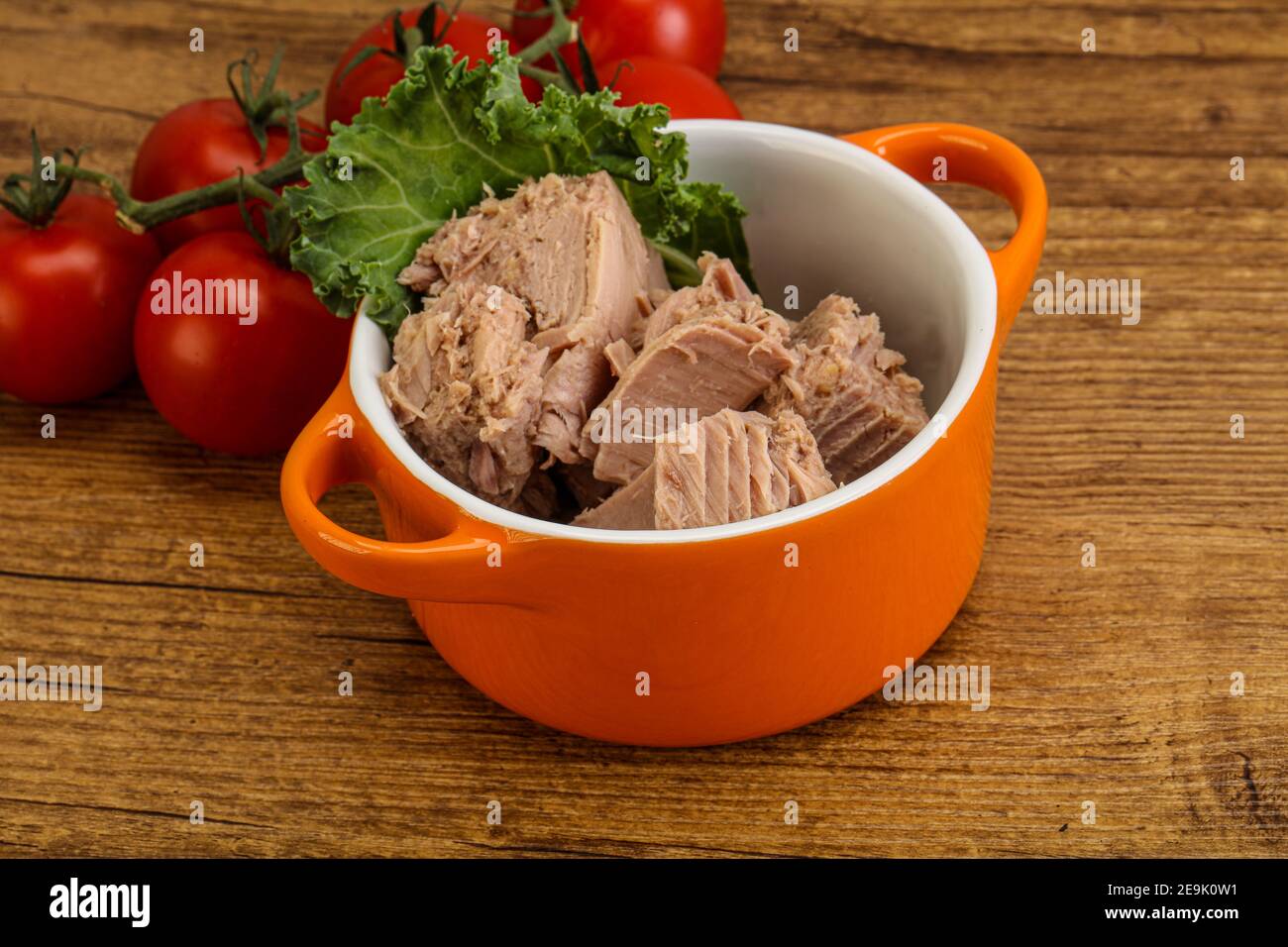 Tasty Canned tuna fillet in the bowl Stock Photo - Alamy