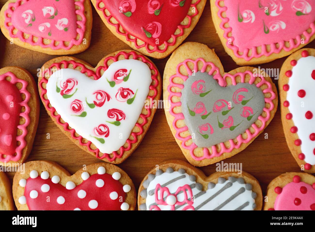 Gorgeous Flower Pattern Royal Icing Heart Shaped Cookies for Valentine ...