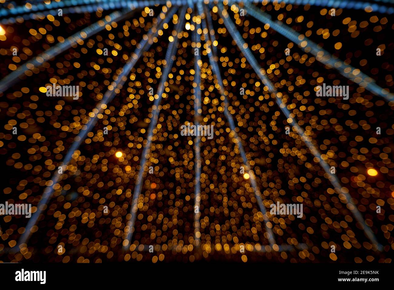 Gold backdrops hi-res stock photography and images - Alamy