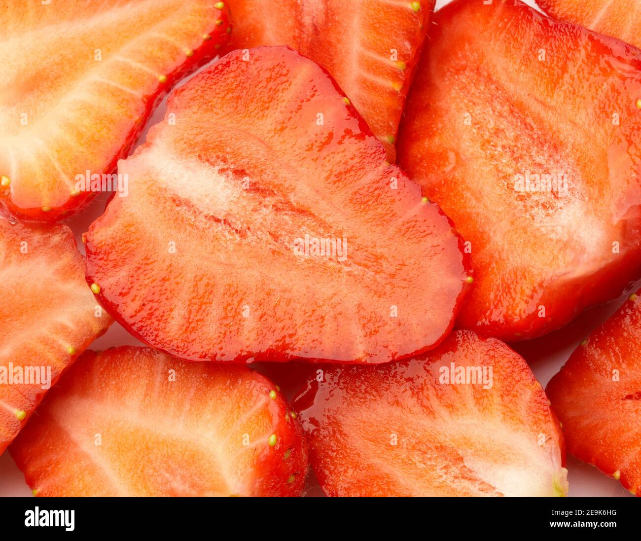 Halved strawberries hi-res stock photography and images - Alamy
