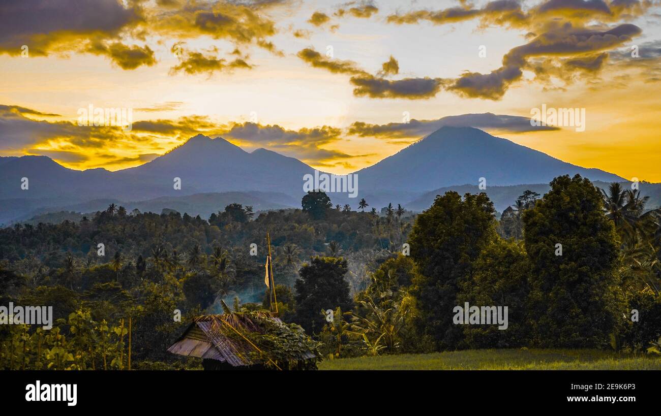 Spring sunrise rural country hi-res stock photography and images - Alamy