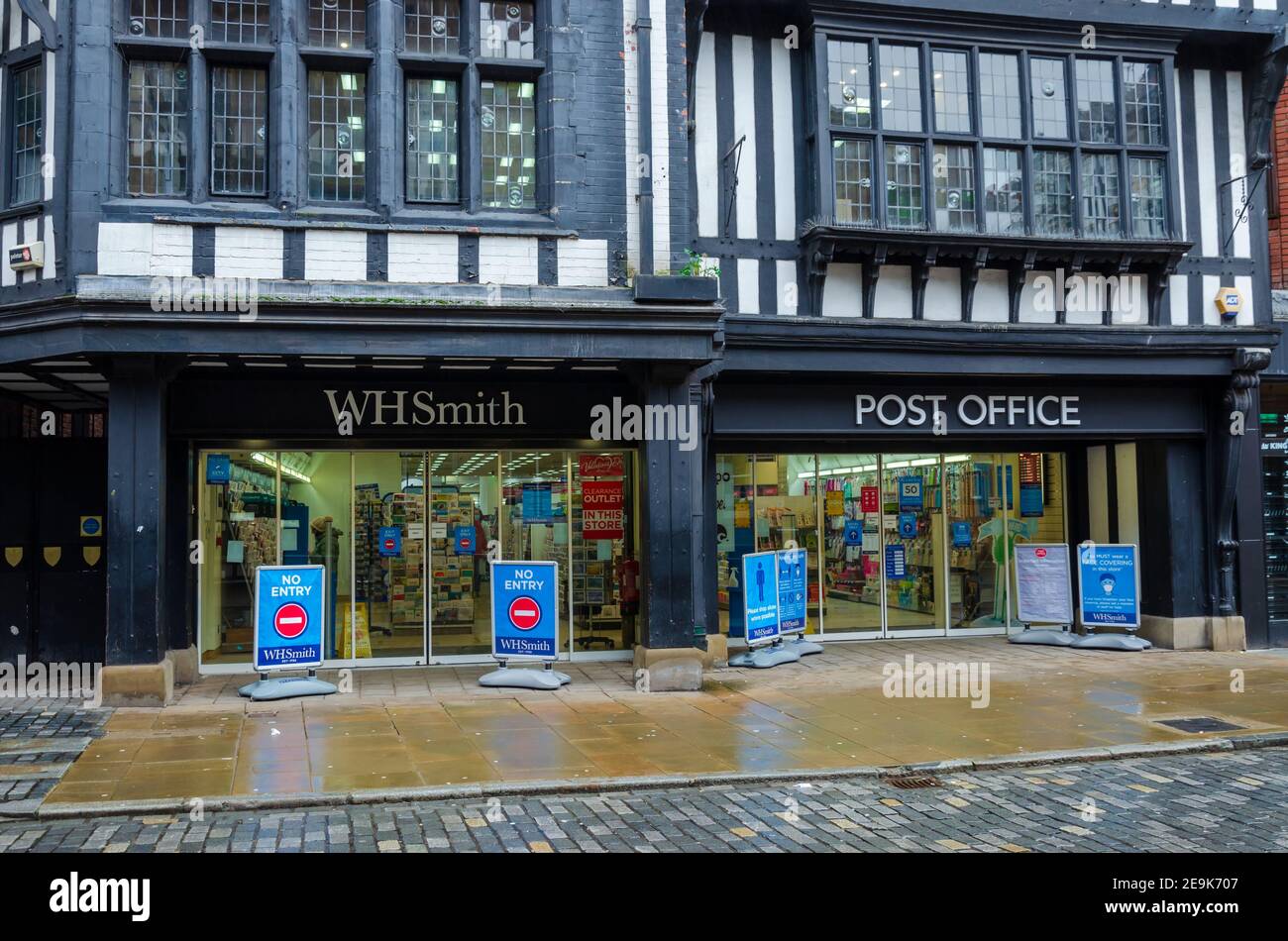 W h smith logo hi-res stock photography and images - Alamy