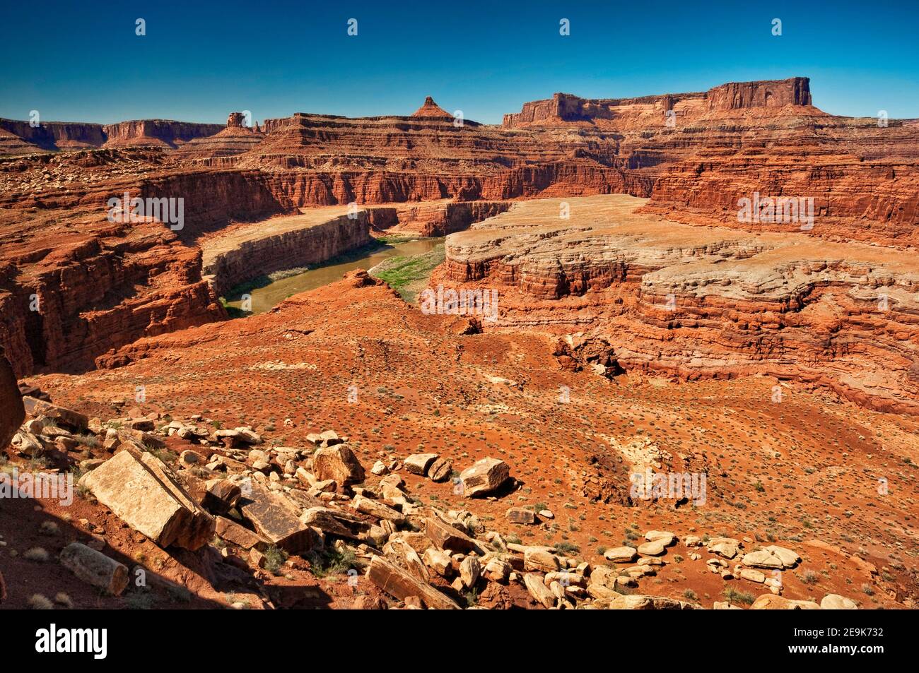 Colorado River Overlook in Walking Rocks area, Dead Horse Point cliffs ...