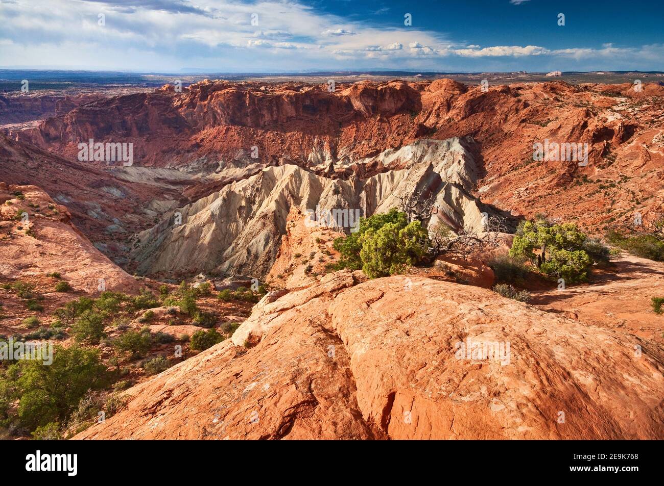 Upheaval dome hi-res stock photography and images - Alamy