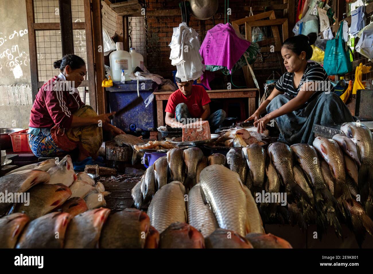 Sunday market in Myikyina in northern Myanmar Stock Photo - Alamy