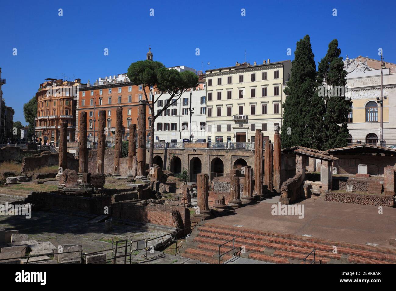 Largo di Torre Argentina, Largo Argentina, a square in the Pigna ...