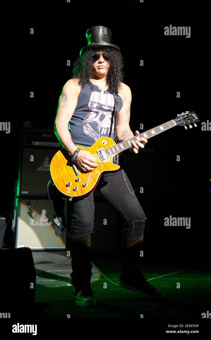Slash performs live on stage, O2 Academy, Brixton, London Stock Photo ...
