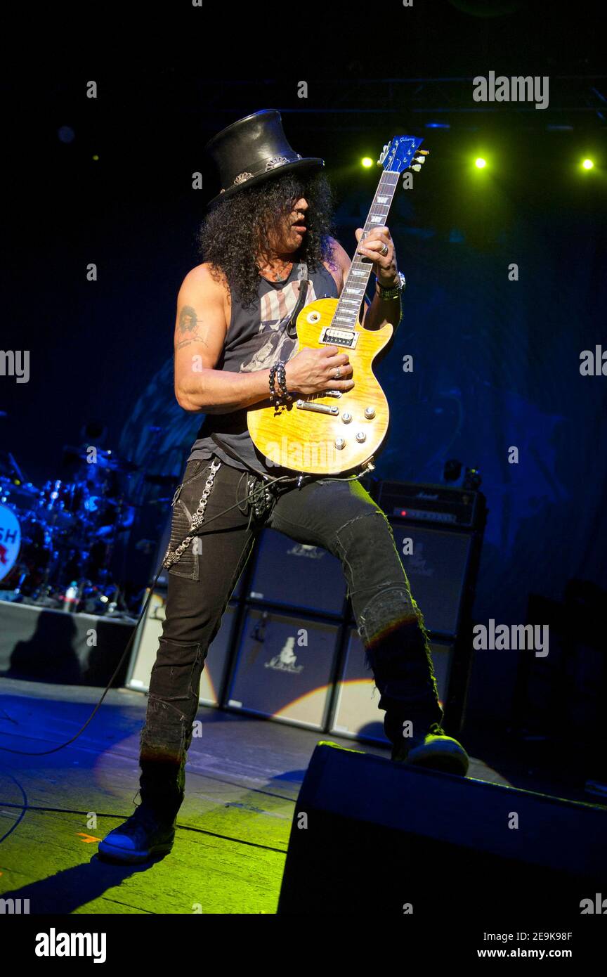 Slash performs live on stage, O2 Academy, Brixton, London Stock Photo ...
