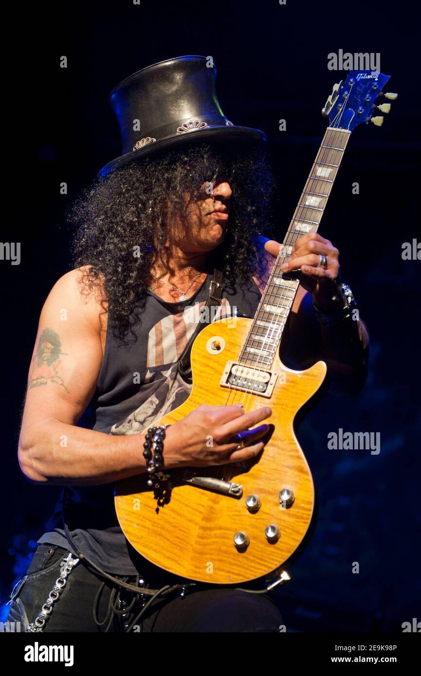Slash performs live on stage, O2 Academy, Brixton, London Stock Photo ...