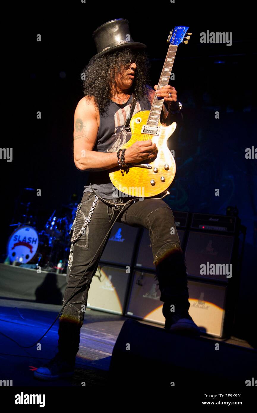 Slash performs live on stage, O2 Academy, Brixton, London Stock Photo ...