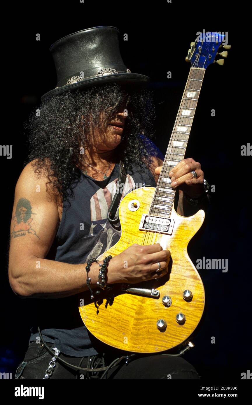 Slash performs live on stage, O2 Academy, Brixton, London Stock Photo ...
