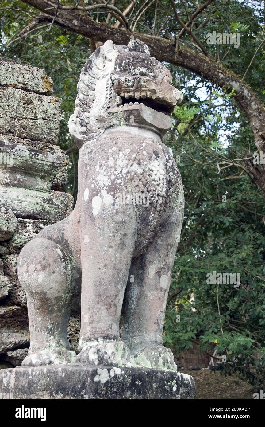 Ancient Khmer statue of an imperial lion. Preah Khan Temple, Cambodia ...