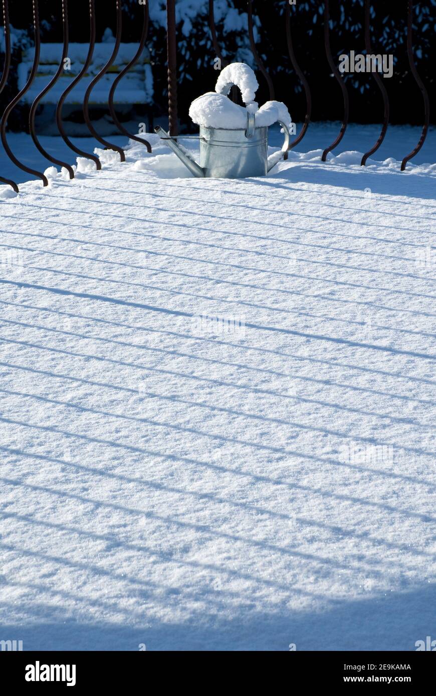 Winter scene retro terrace hi-res stock photography and images - Alamy