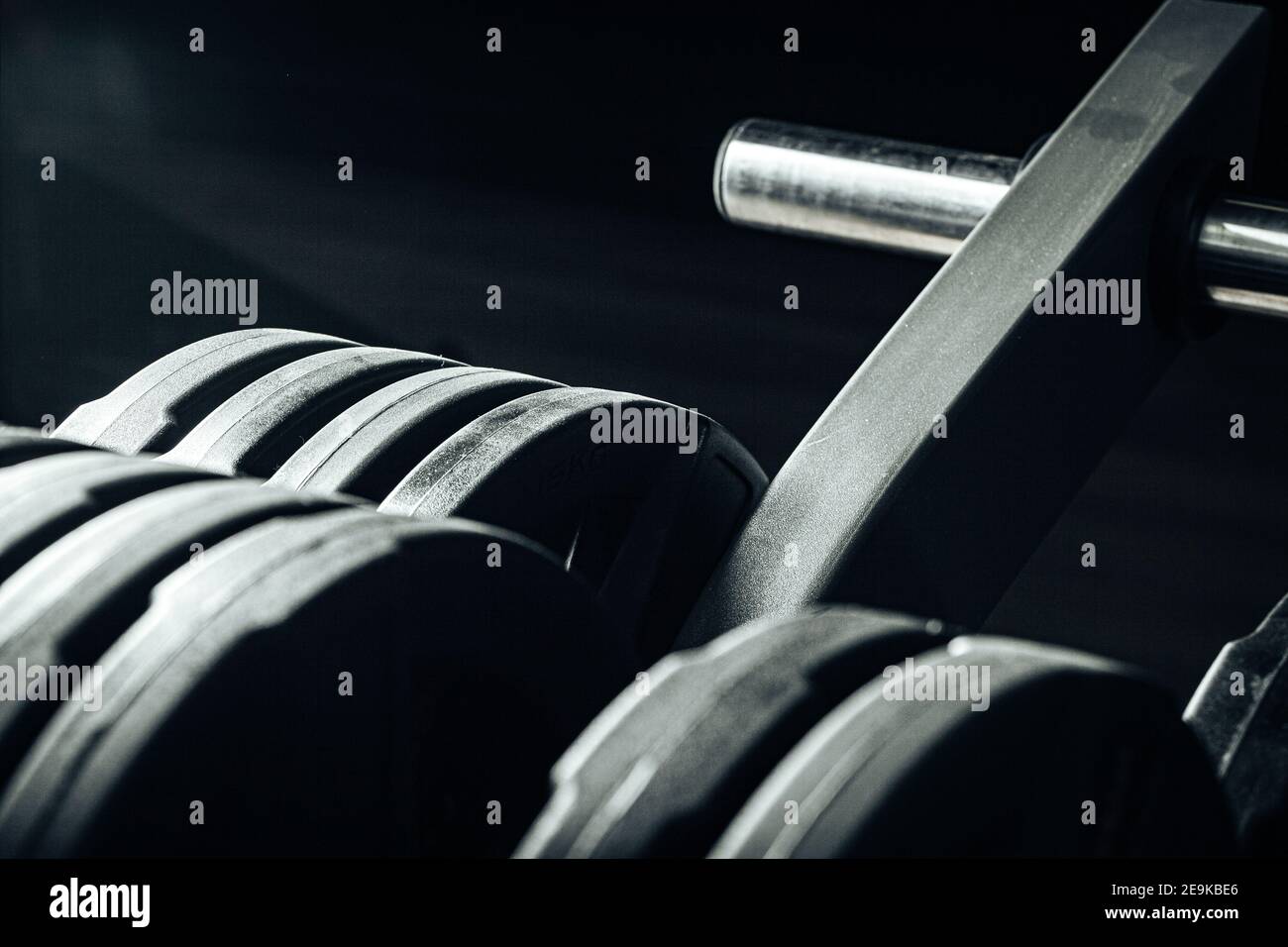 Iron plates weight training machine hi-res stock photography and images ...