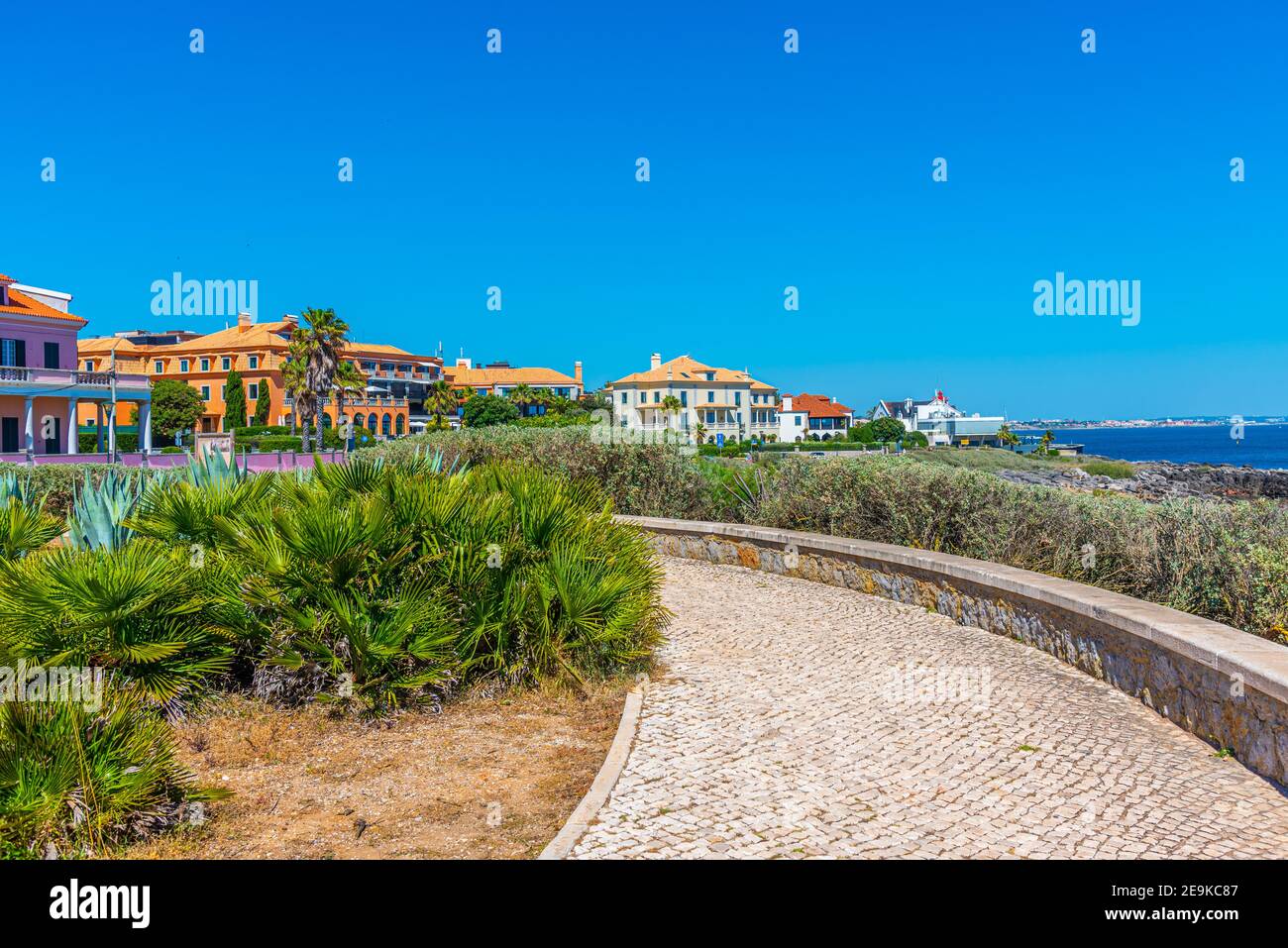 Holiday houses on the seaside of Cascais, Portugal Stock Photo - Alamy