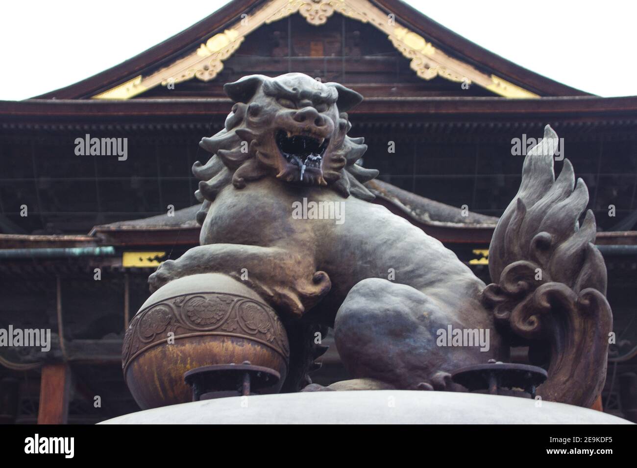 Statue of zenkoji temple hi-res stock photography and images - Alamy