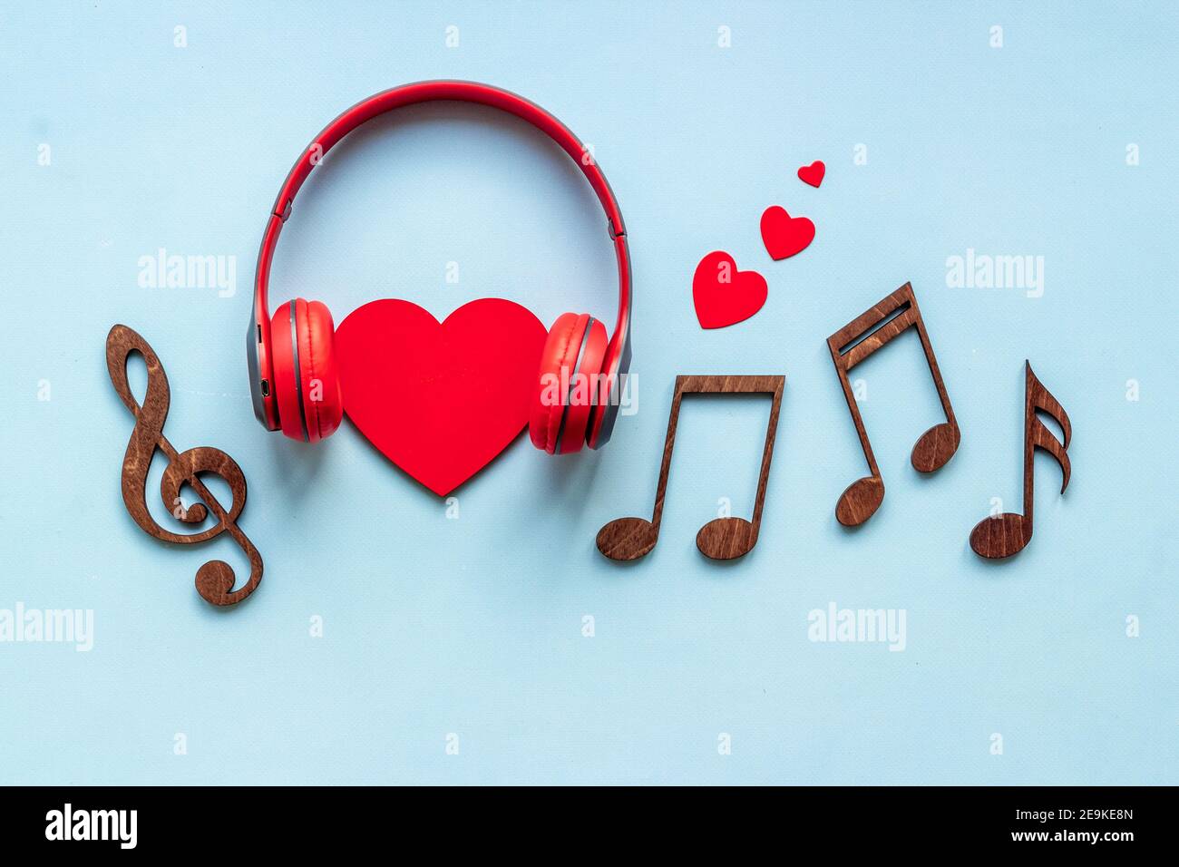 Love songs - musical wooden notes with heart, top view Stock Photo - Alamy