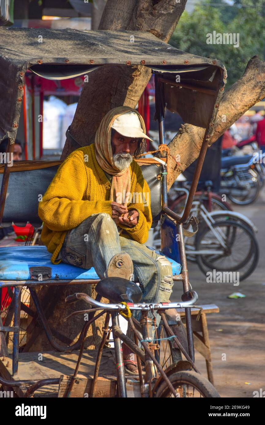 Tricycle rickshaw driver agra hi-res stock photography and images - Alamy