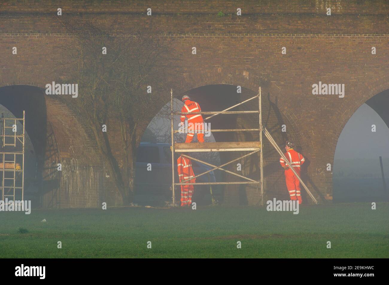 Windsor railway viaduct hi-res stock photography and images - Alamy