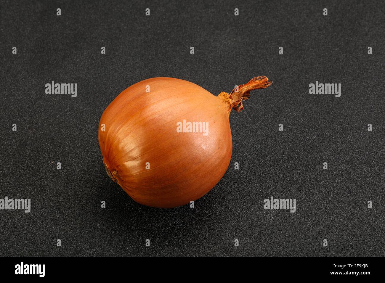 Yellow ripe natural organic onion isolated Stock Photo - Alamy Yellow ripe natural organic onion isolated Stock Photo - Alamy