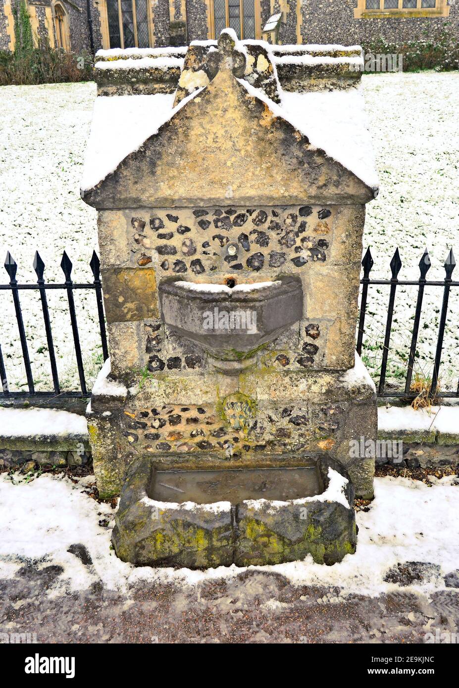 Disused structure hi-res stock photography and images - Alamy