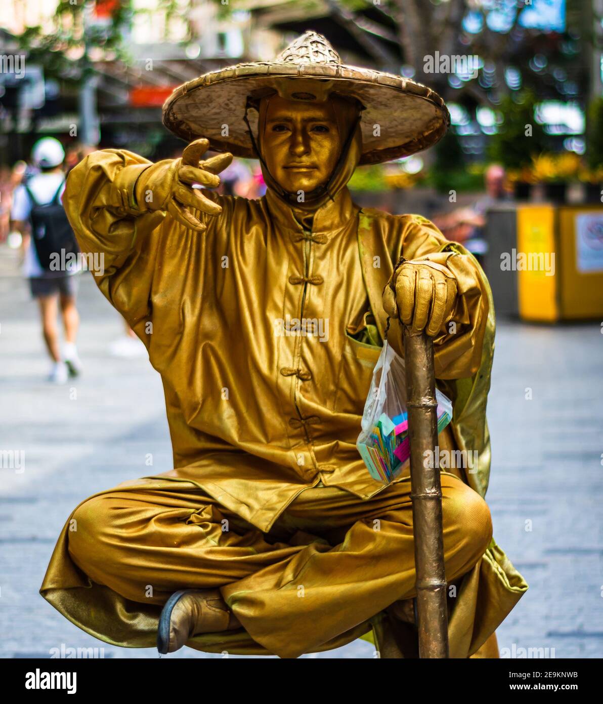 A living statue performer at Queen Street Mall in Brisbane, Australia ...