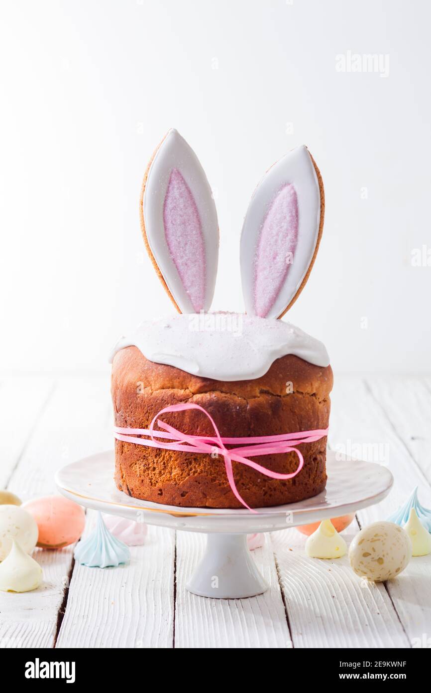 Easter pie in glaze hi-res stock photography and images - Alamy