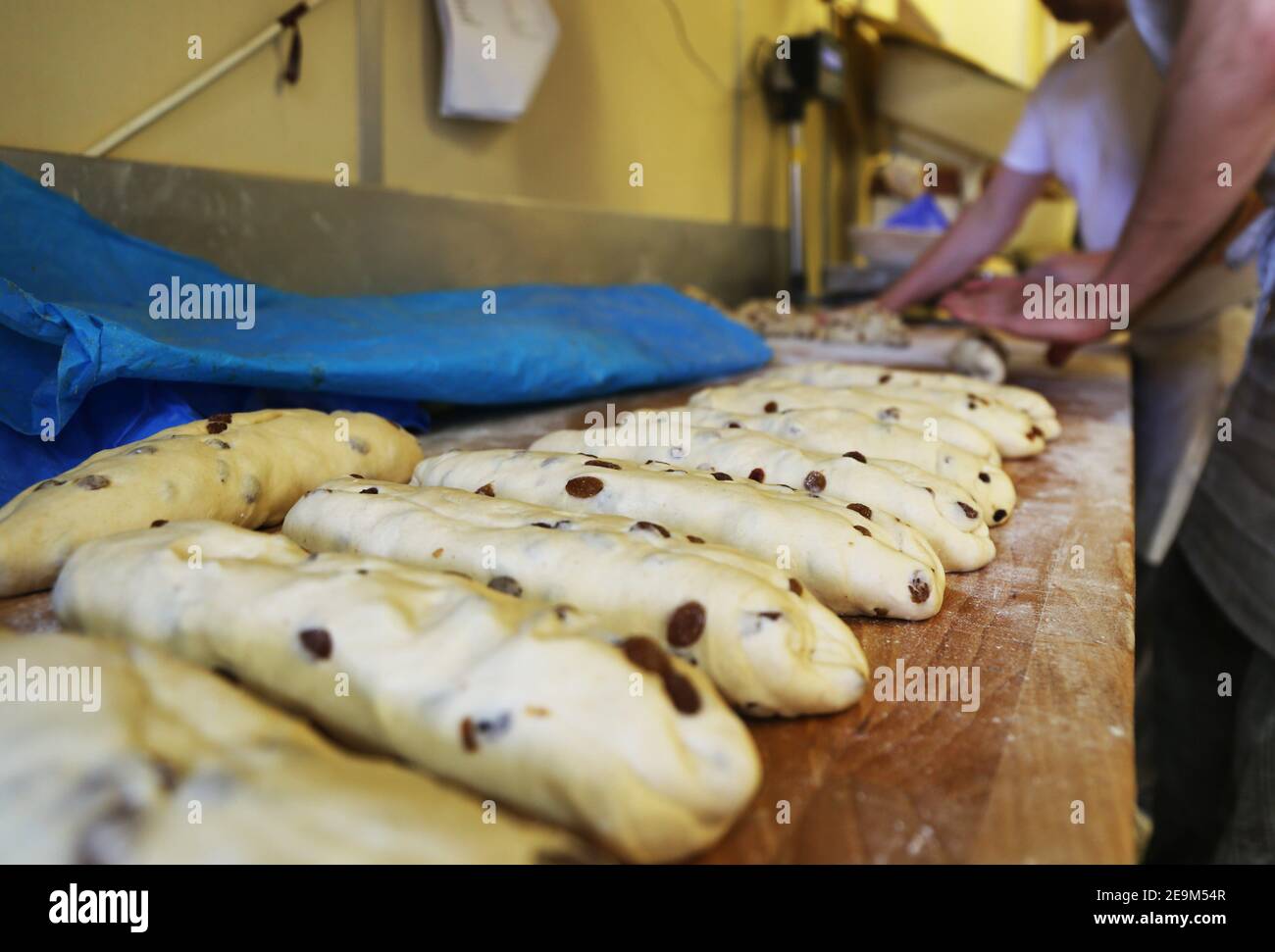 Baking bread and pastry in the bakery Stock Photo - Alamy
