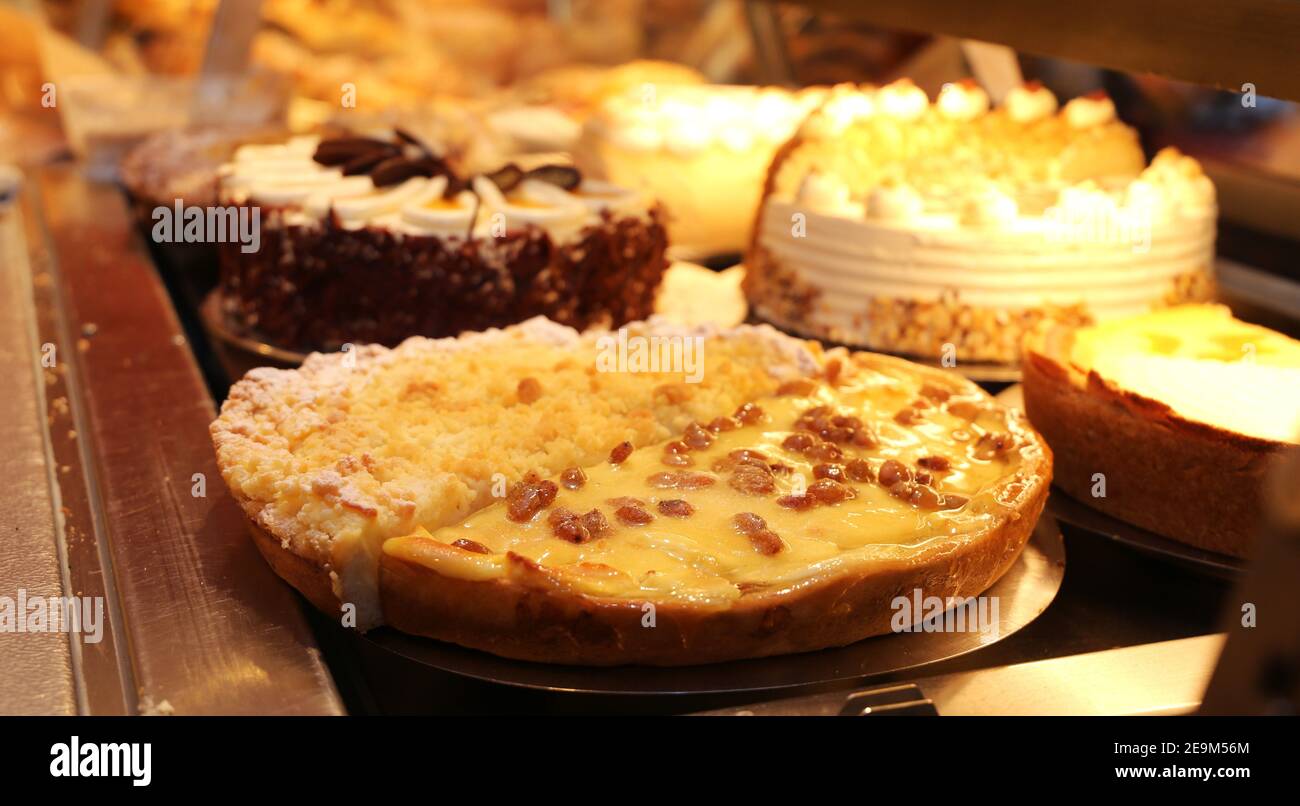 Baker counter with cakes. pies and rolls Stock Photo - Alamy