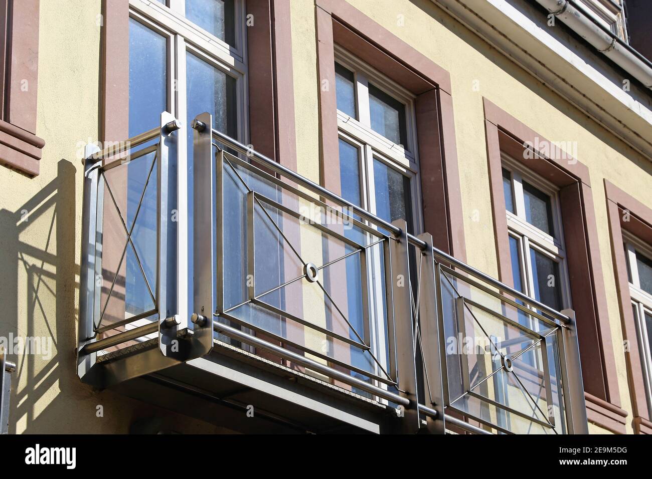 Balcony railing made of stainless steel Stock Photo - Alamy