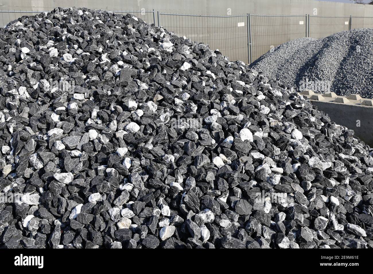 Quarry stones, rubble, granite Stock Photo - Alamy