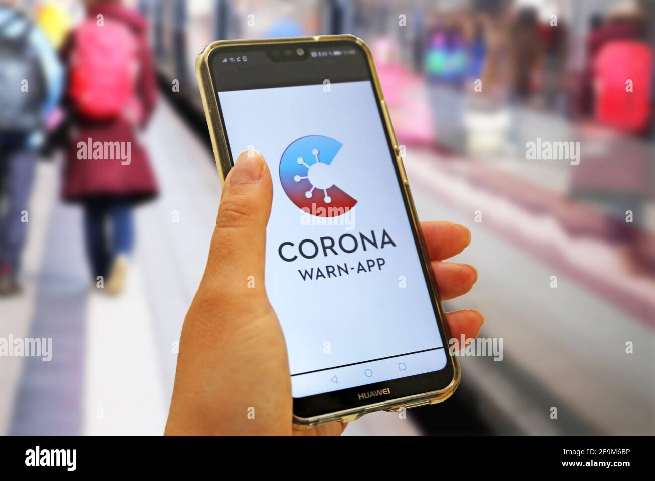 Federal corona warning app hi-res stock photography and images - Alamy