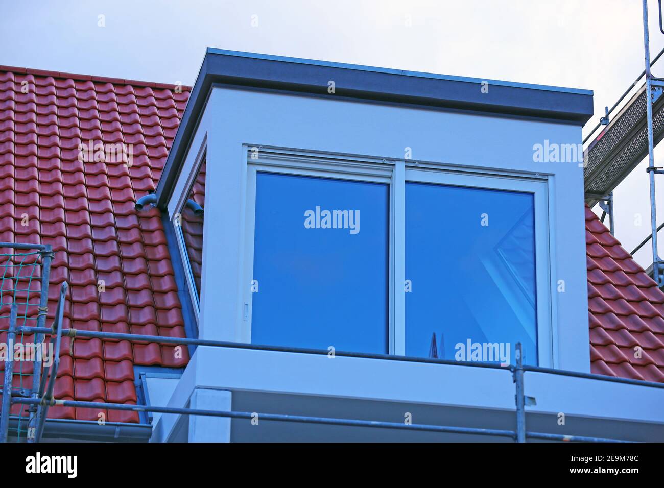 Side windows hi-res stock photography and images - Alamy