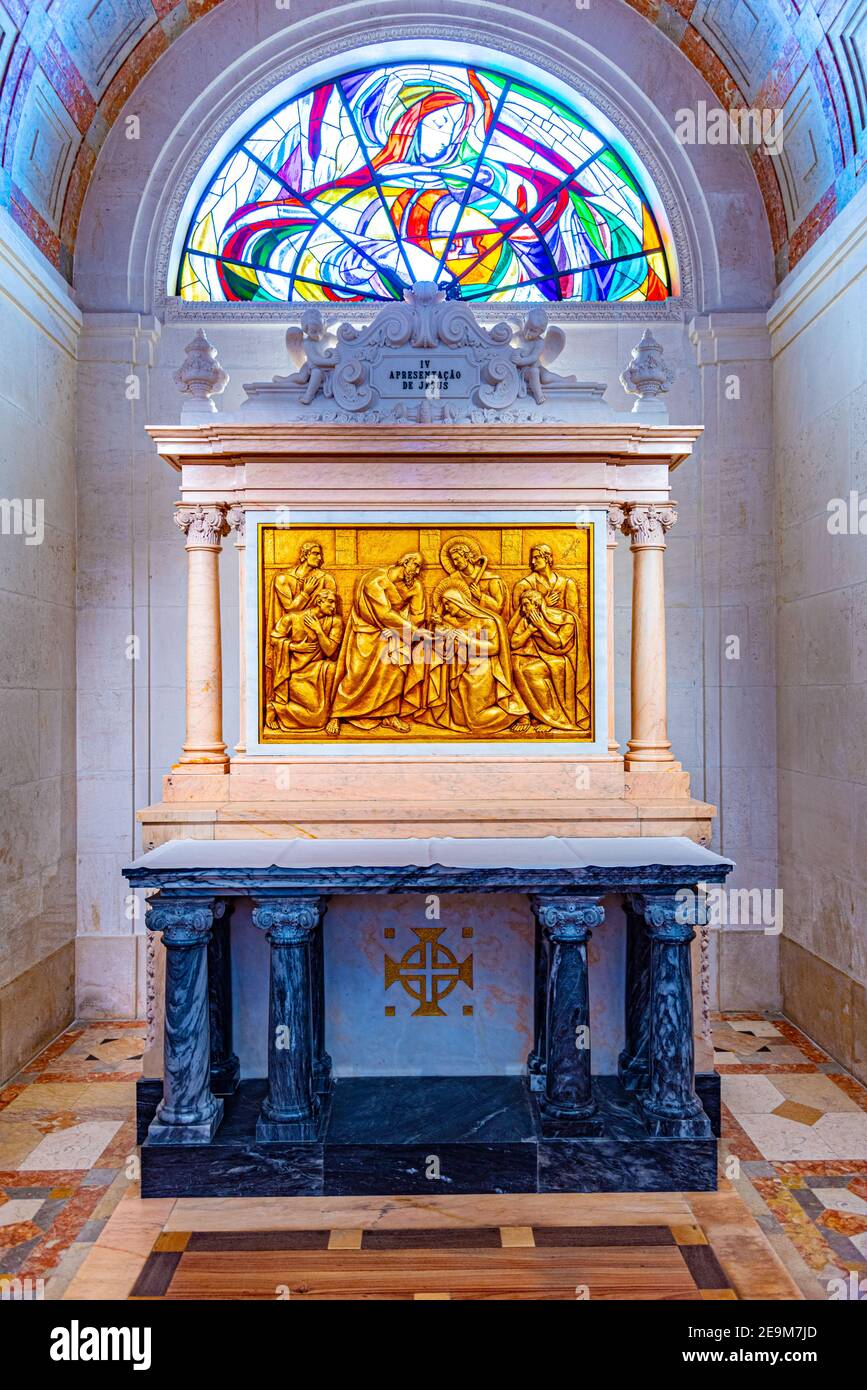 Fatima portugal inside church holy hi-res stock photography and images ...