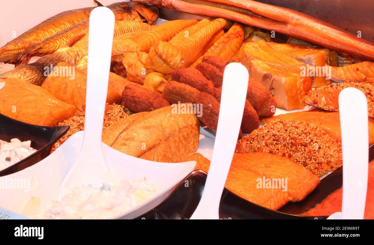 Refrigerated seafood counter hi-res stock photography and images - Alamy