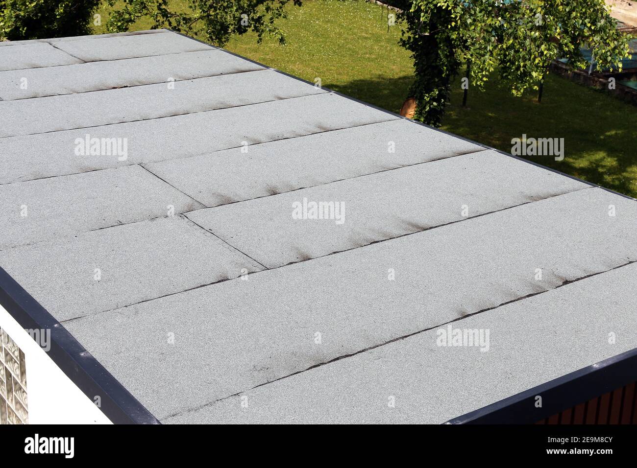 Bitumen sheeting hi-res stock photography and images - Alamy