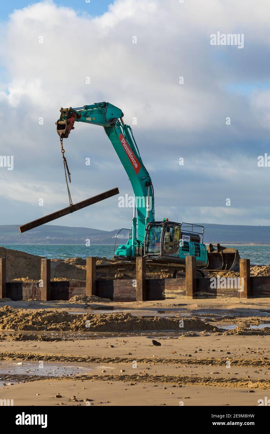 Lifting timber hi-res stock photography and images - Alamy