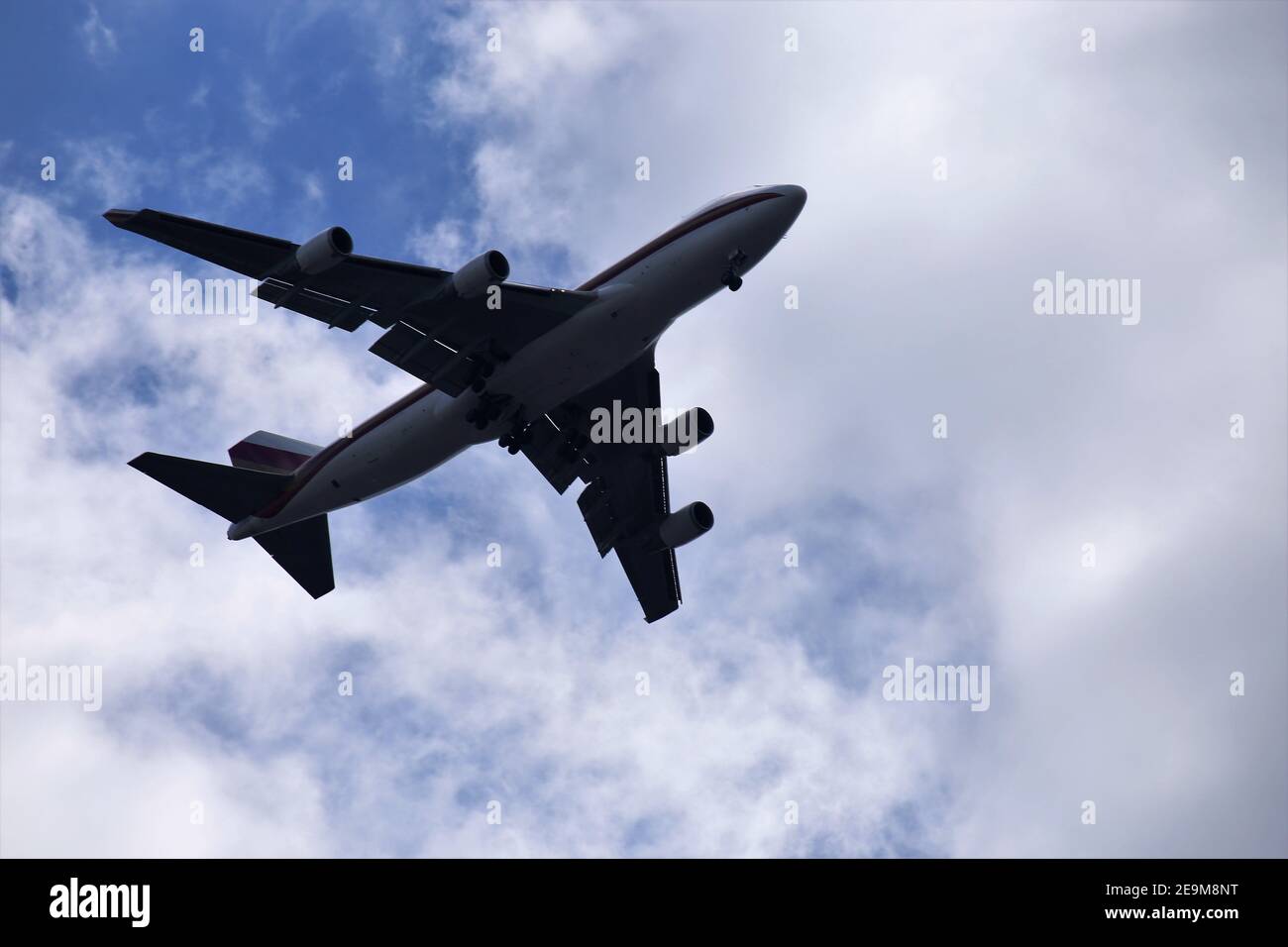 Aircraft passing the sun hi-res stock photography and images - Alamy