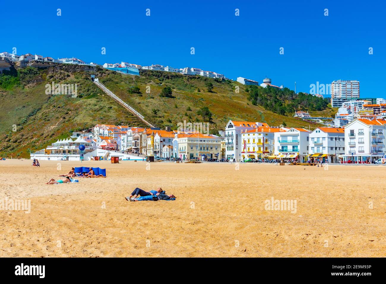 Elevator of nazare hi-res stock photography and images - Alamy