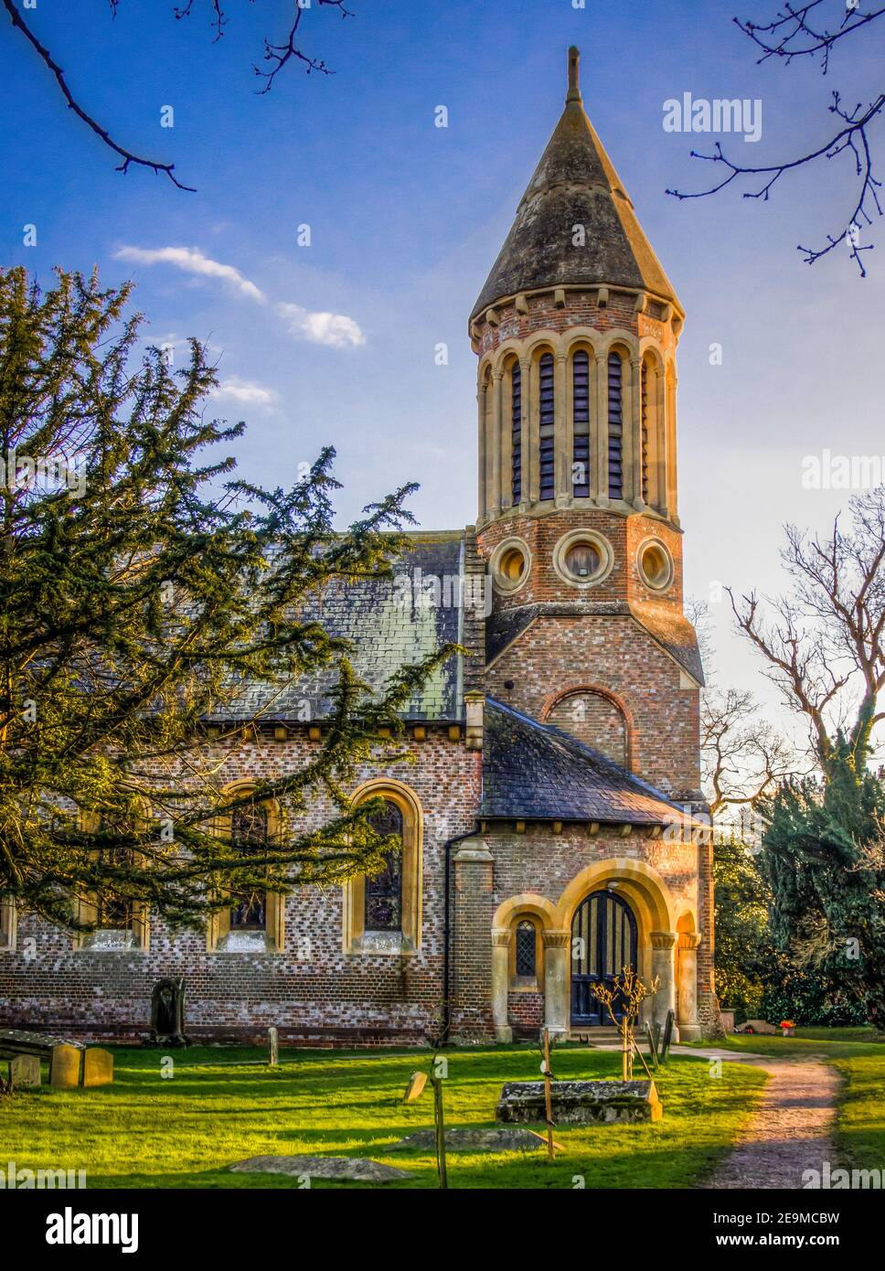 The parish church of St Mary the Virgin in Burghfield, Berkshire Stock ...