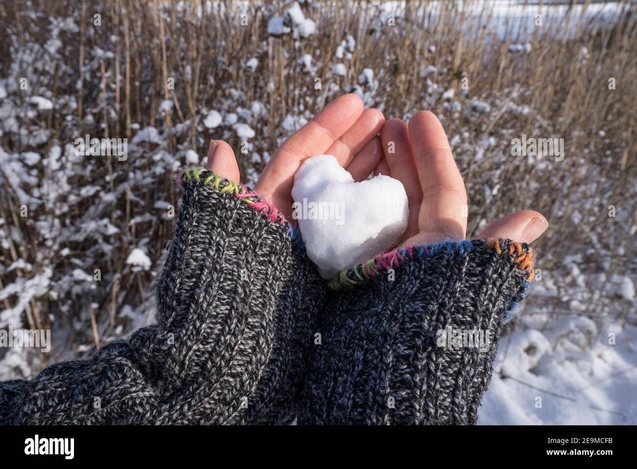 Heart shaped snowball hi-res stock photography and images - Alamy