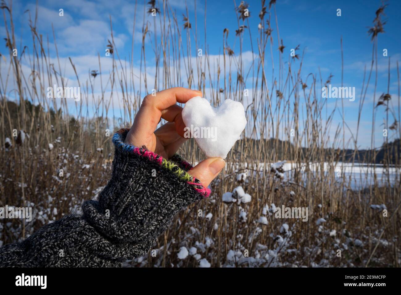 Winter heart hi-res stock photography and images - Alamy