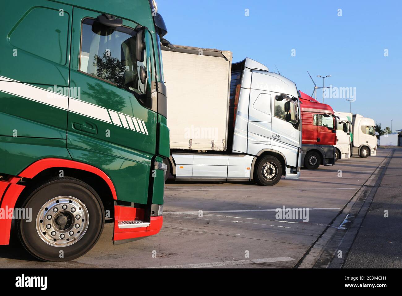 Stop lorries hi-res stock photography and images - Alamy