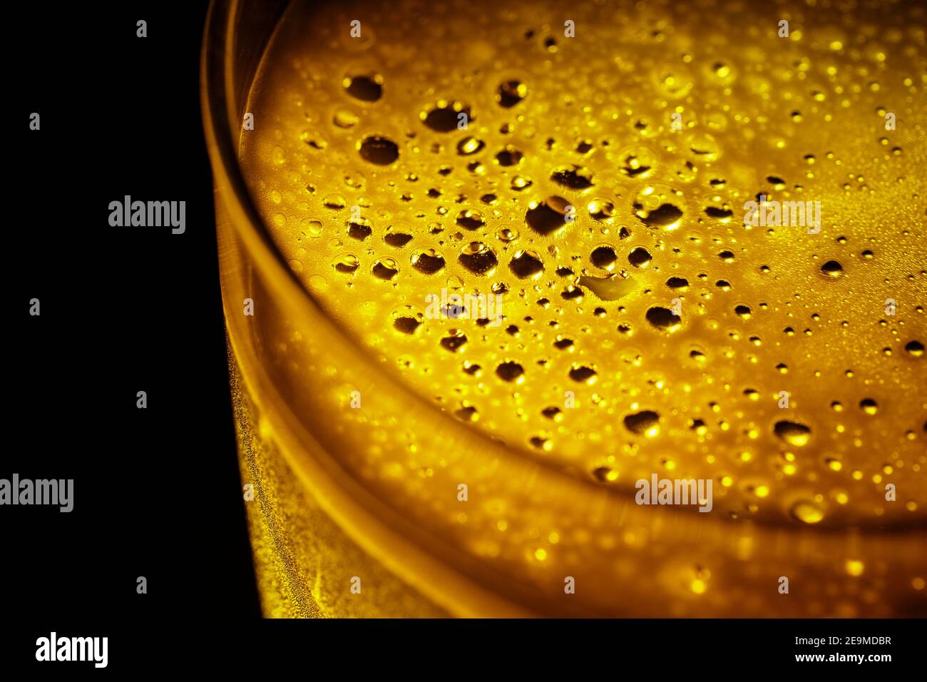 Beer drip foam hi-res stock photography and images - Alamy