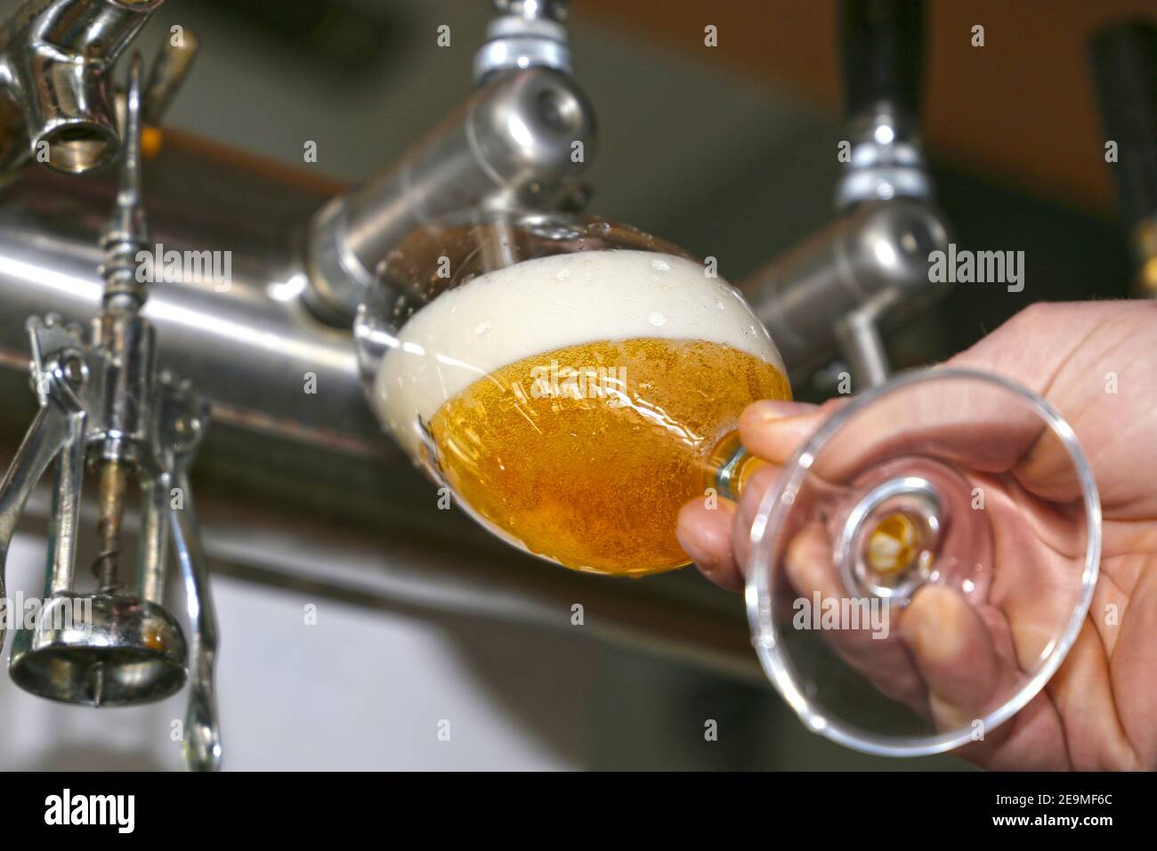 Beer tapping hi-res stock photography and images - Alamy