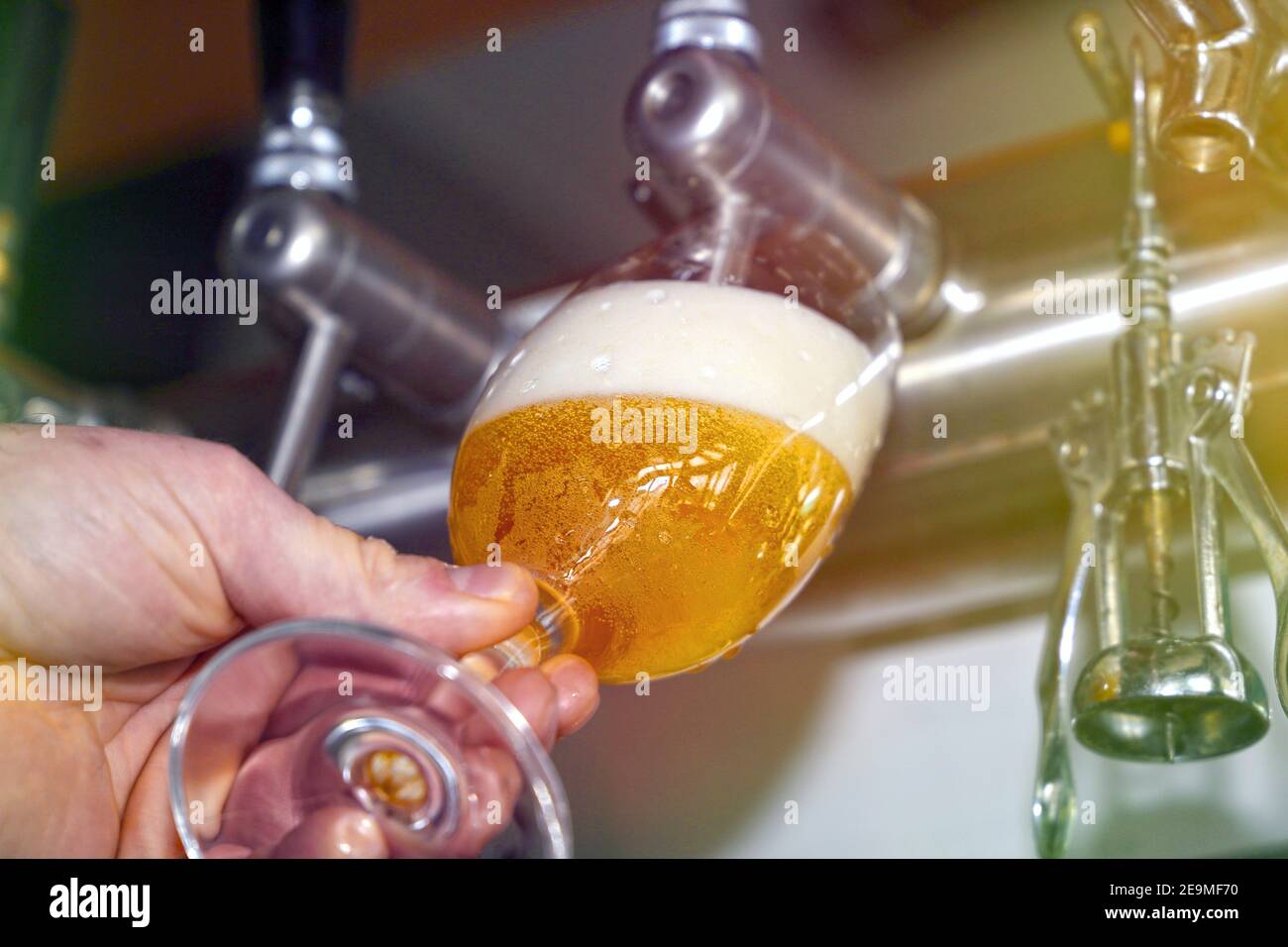 Beer tapping hi-res stock photography and images - Alamy