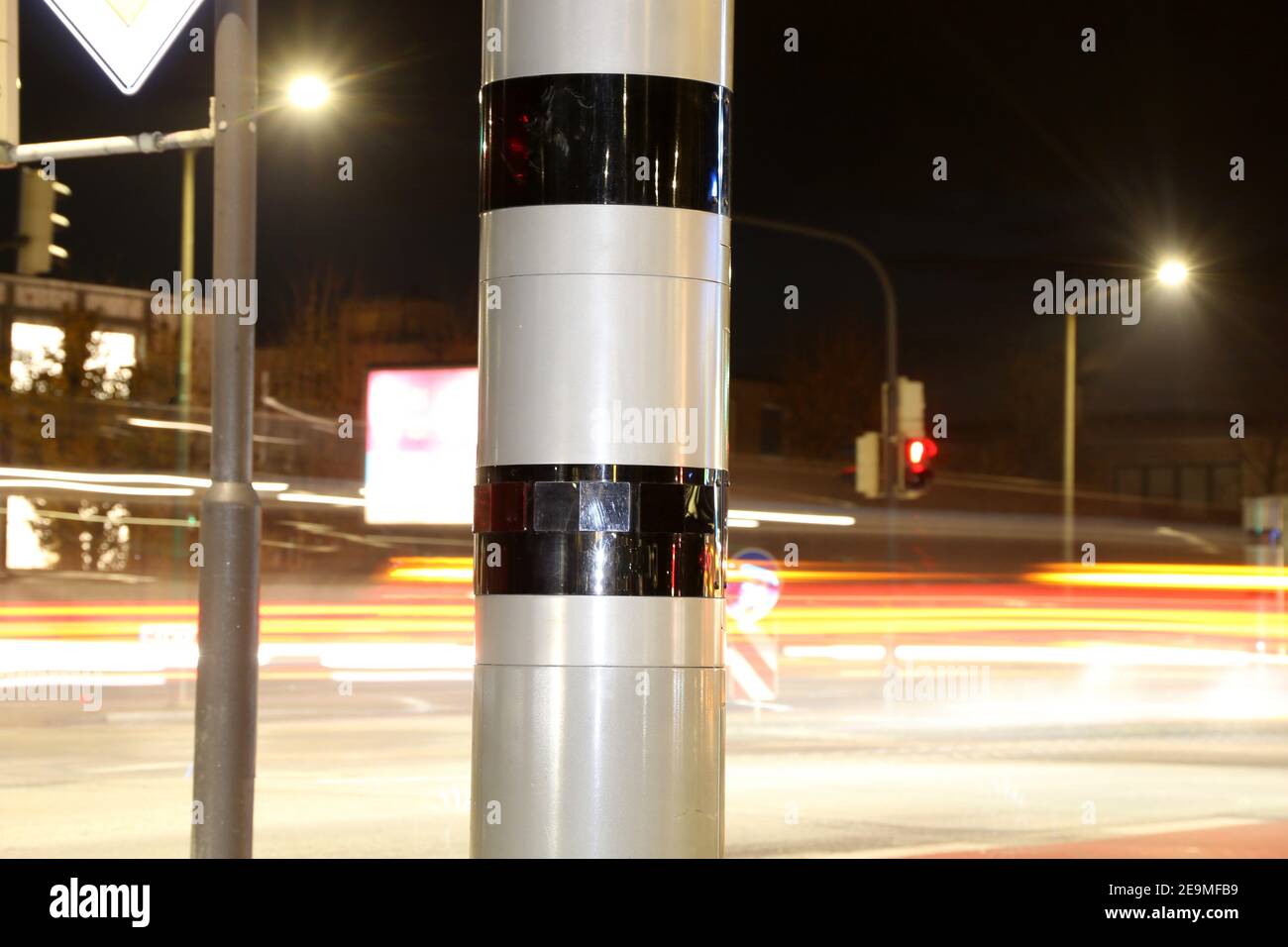 Fixed radar hi-res stock photography and images - Alamy