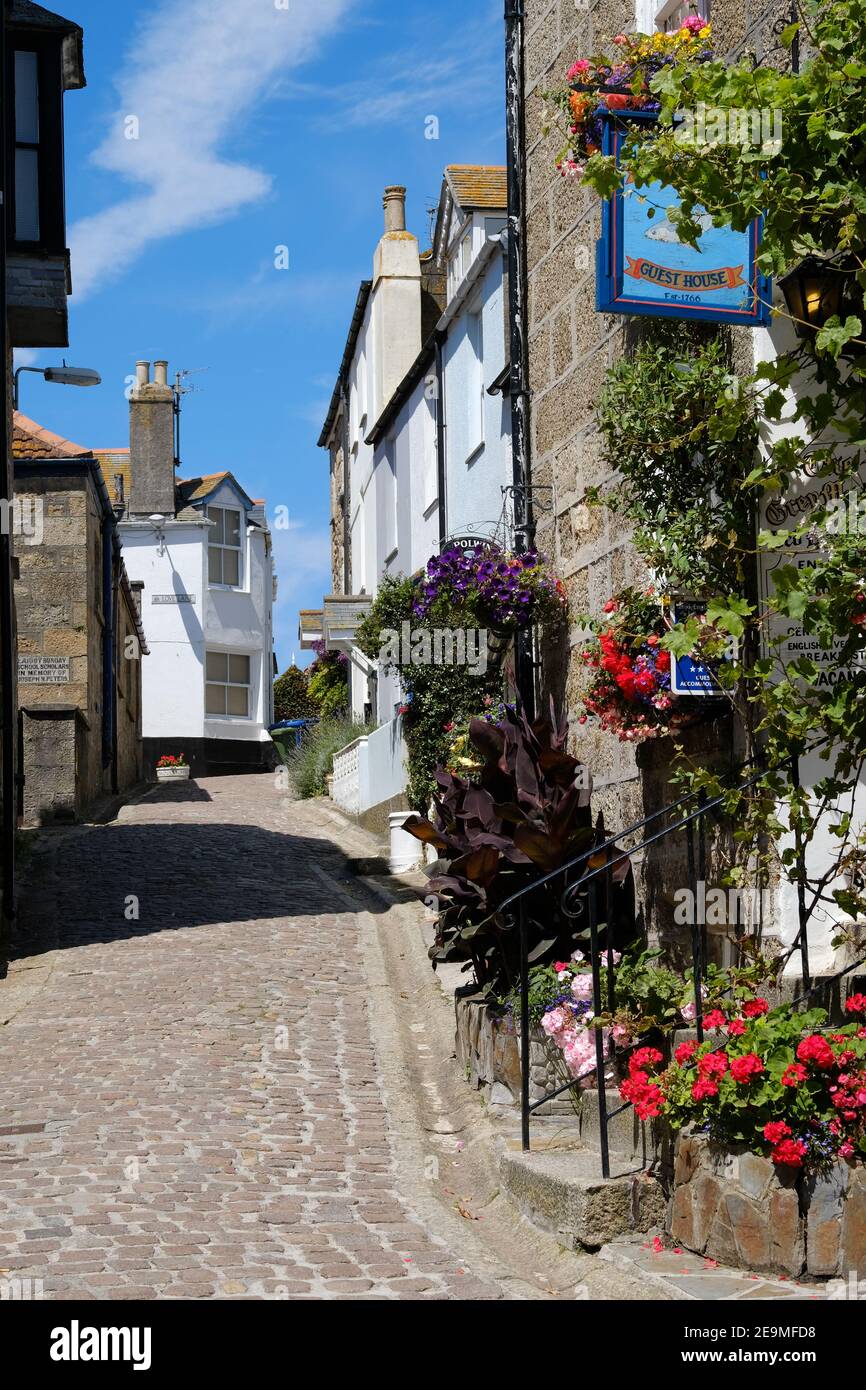 Streets st ives cornwall hi-res stock photography and images - Alamy